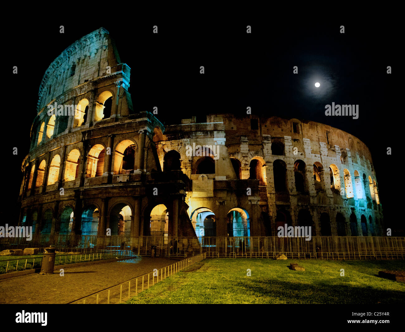 Ancient Rome: Colosseum at night, Rome, Italy Stock Photo - Alamy
