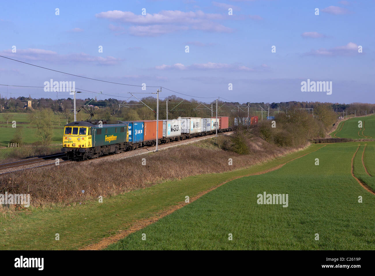 Class 86 locomotive hi-res stock photography and images - Alamy