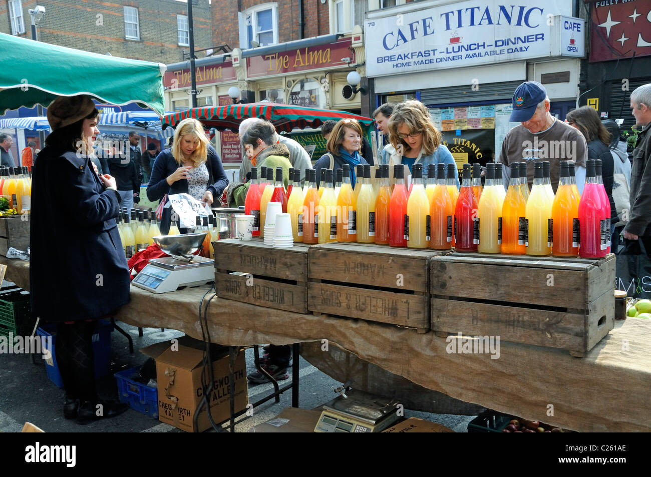 Chapel market islington hi-res stock photography and images - Alamy