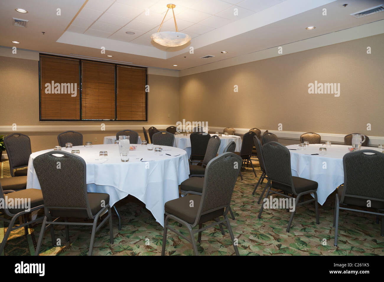 Large conference tables hi-res stock photography and images - Alamy