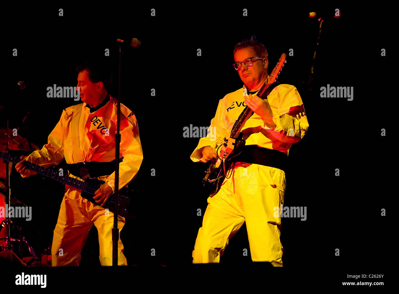 Devo band hi-res stock photography and images - Alamy