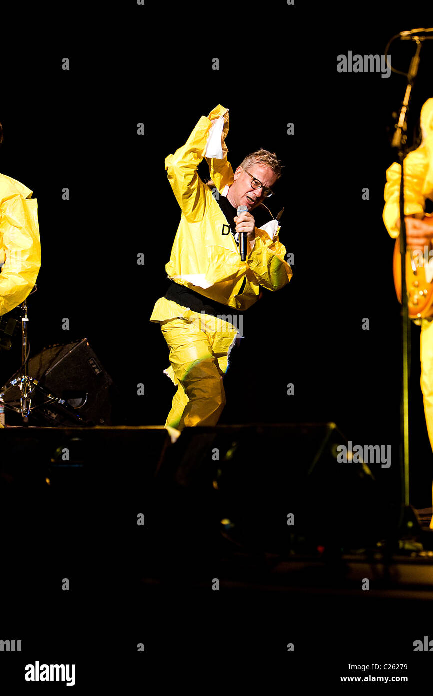 Rock Band DEVO performing live in concert Stock Photo - Alamy
