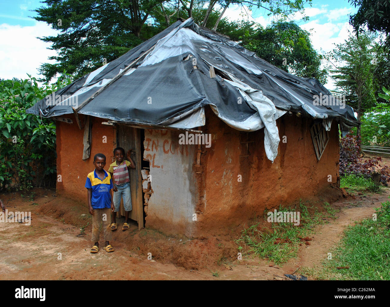 Mud hut, Nicla Camp, Ivory Coast Stock Photo - Alamy
