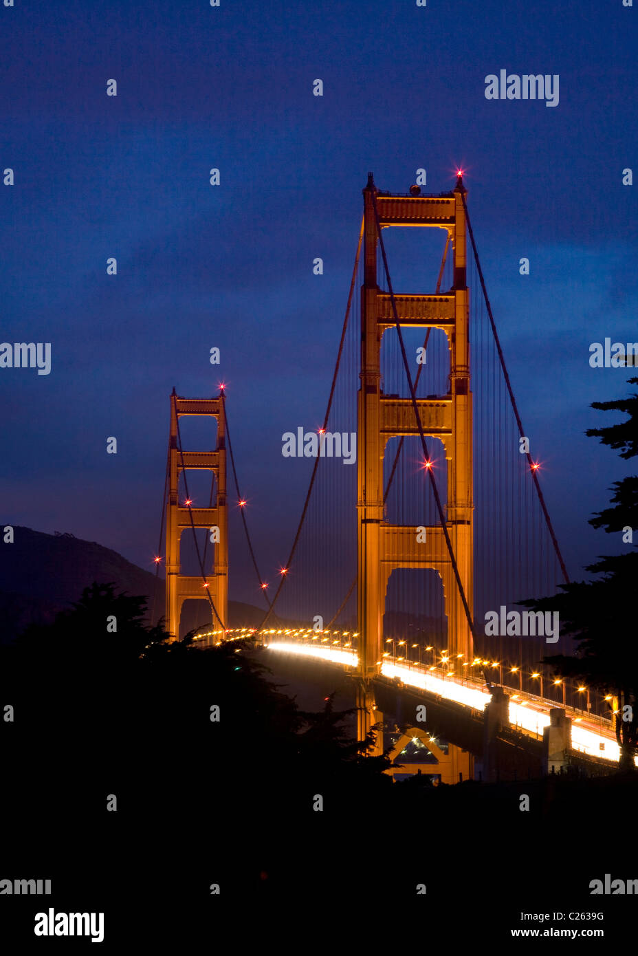 The golden gate bridge at night hi-res stock photography and images - Alamy