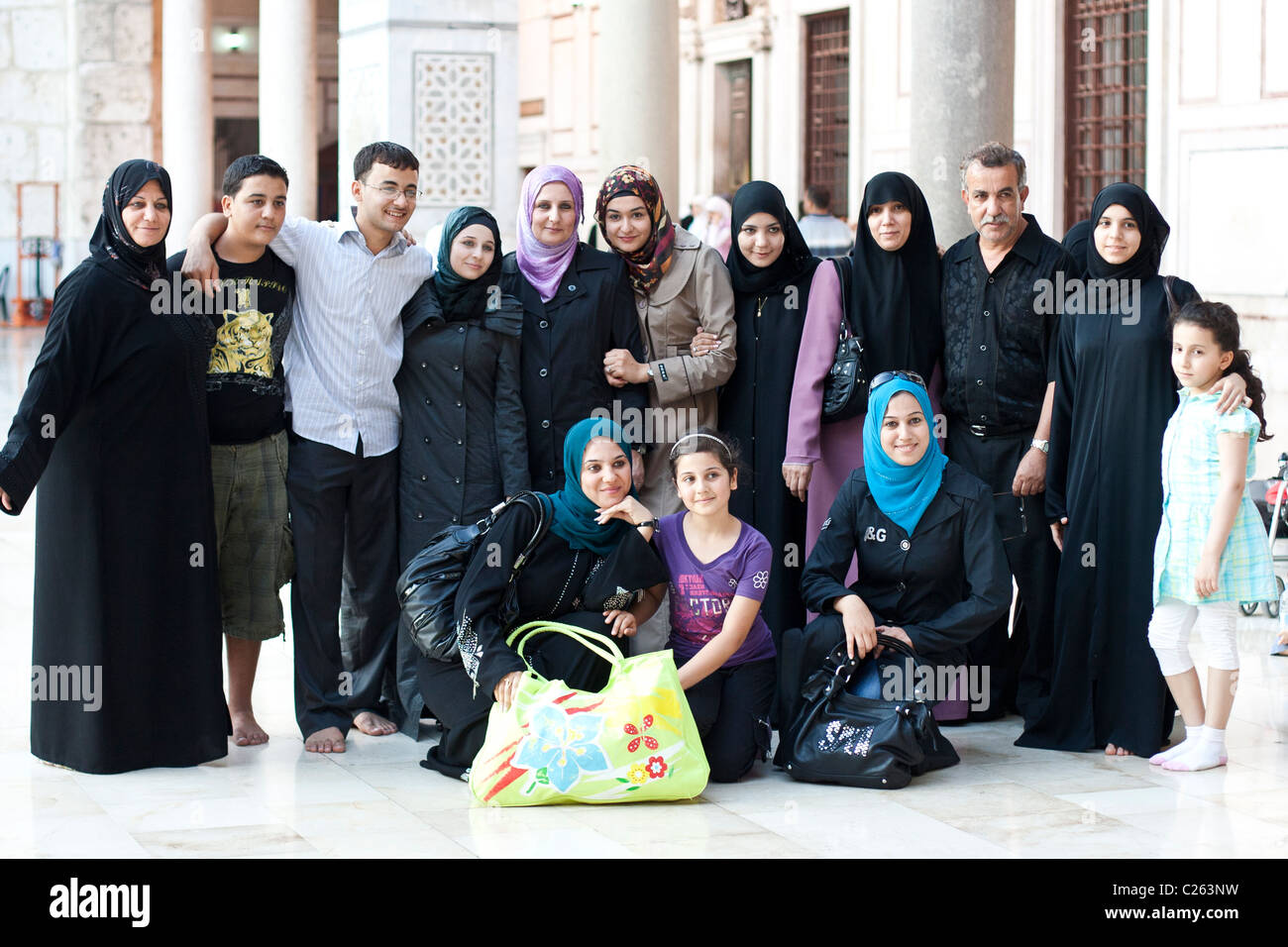 Arab family at the Umayyad Mosque, Damascus, Syria Stock Photo - Alamy
