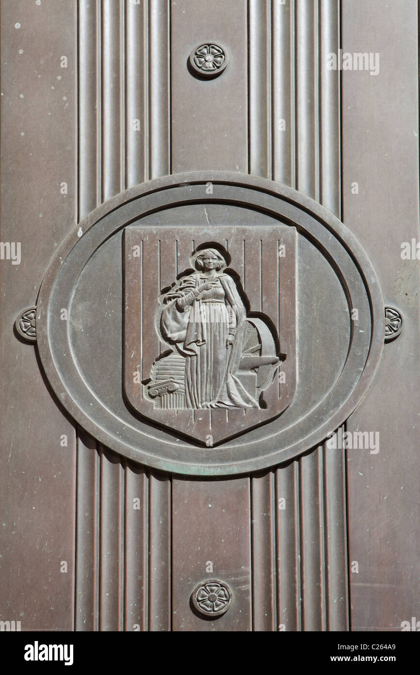 Door detail of art deco building, old Savings Bank Building, Adelaide ...