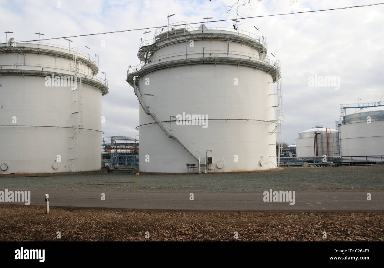 Tanks several hi-res stock photography and images - Alamy