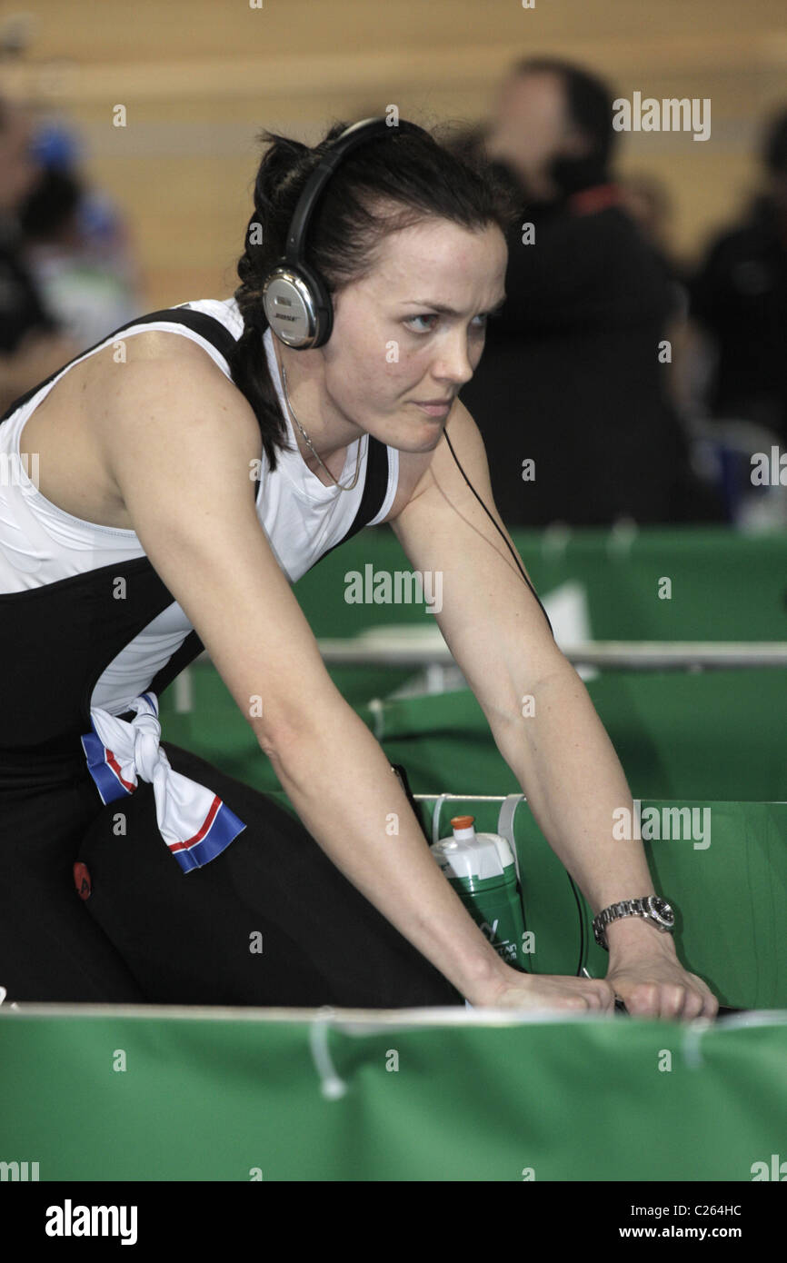 Victoria Pendleton warming up down on turbo trainer 25/3/11 Apeldoorn ...