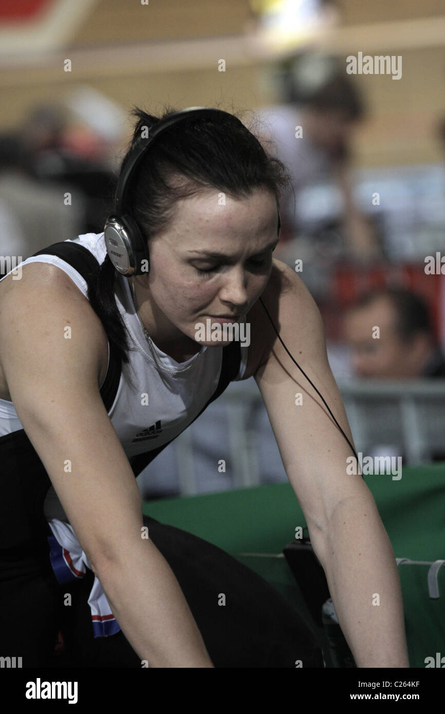 Victoria Pendleton racing cyclist warming up on turbo trainer 25/3/11 ...