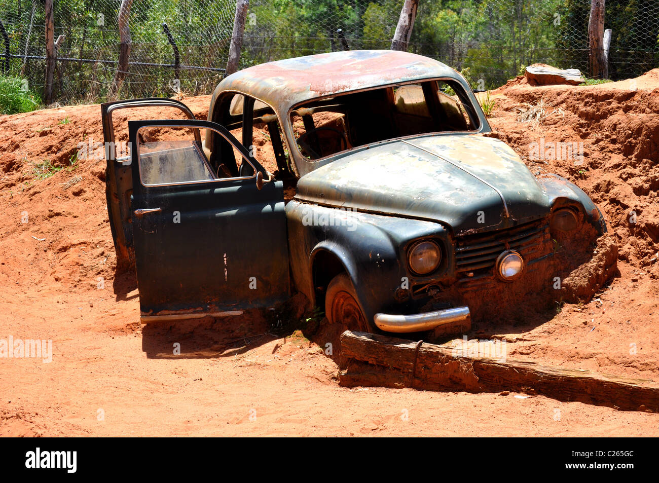 Car stuck in sand hi-res stock photography and images - Alamy