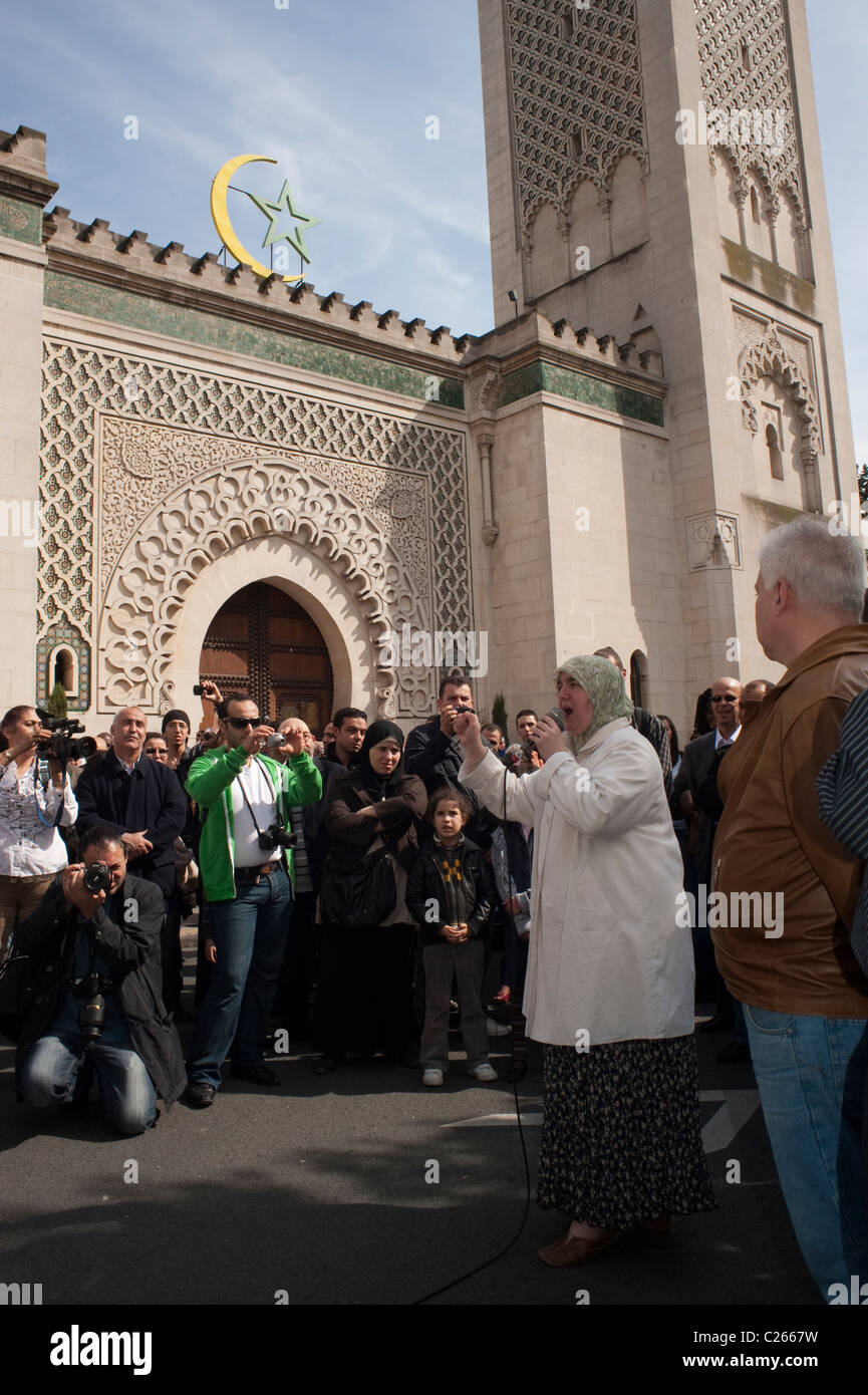 French arab muslims demonstrating islamophobia hi-res stock photography and images - Alamy