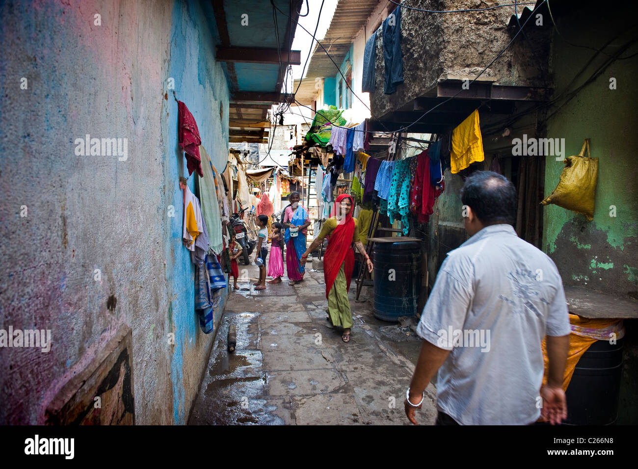 Daily life in the slum near Colaba, Mumbai, India Stock Photo - Alamy