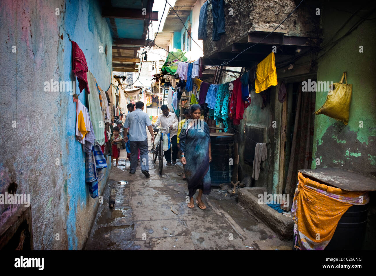 Daily life in the slum near Colaba, Mumbai, India Stock Photo - Alamy