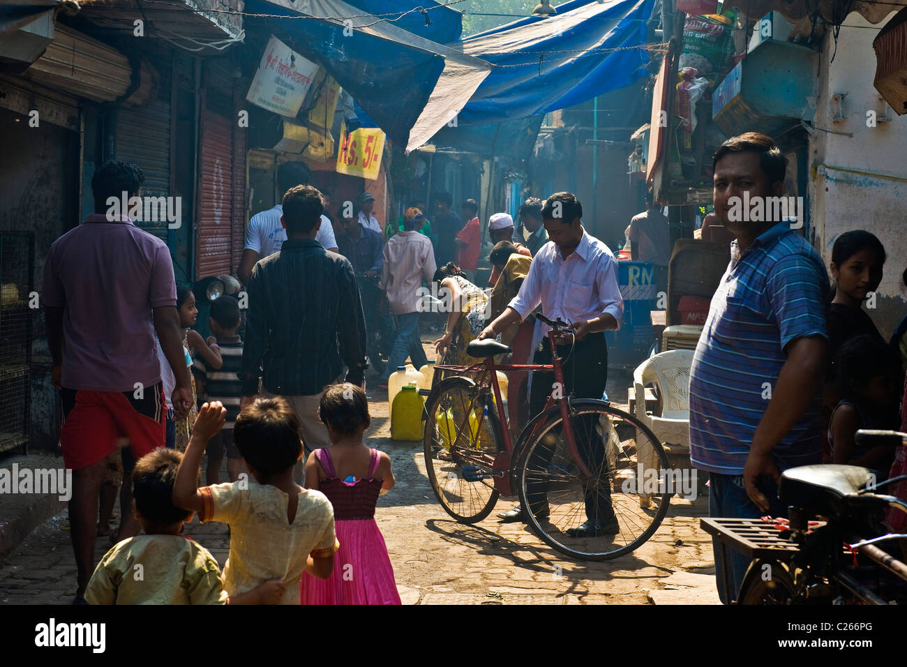 Daily life in the slum near Colaba, Mumbai, India Stock Photo - Alamy