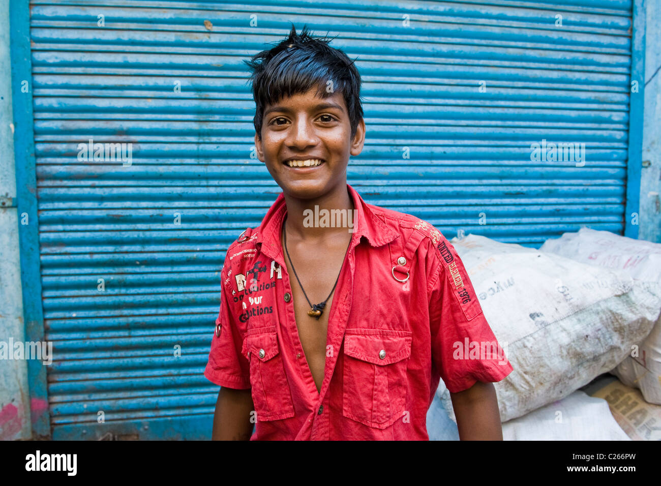 Boy in the slum near Colaba, Mumbai, India Stock Photo - Alamy