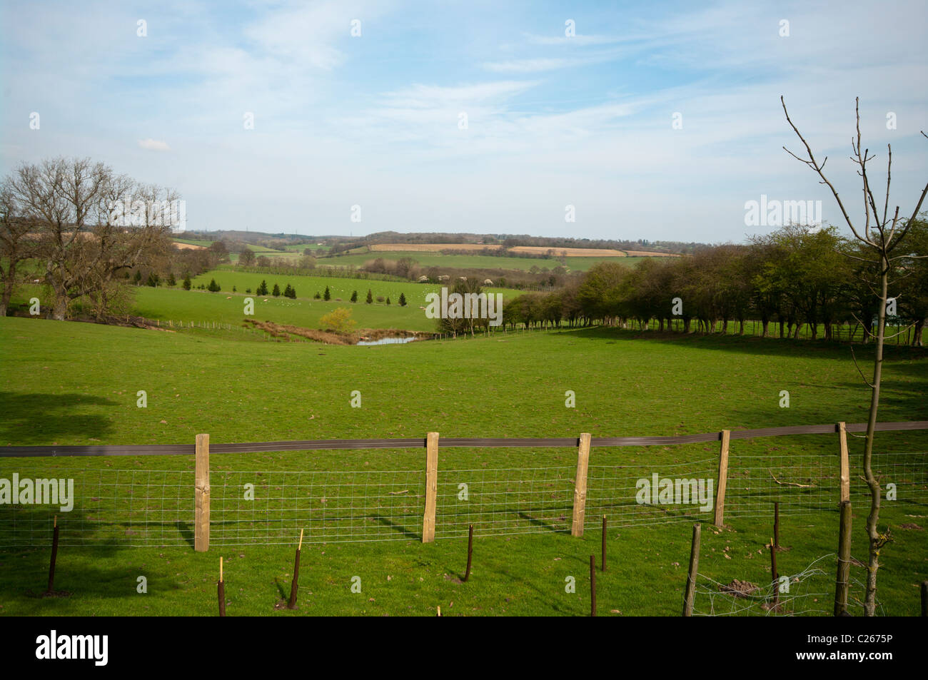 Sussex countryside farmland sunny hi-res stock photography and images ...