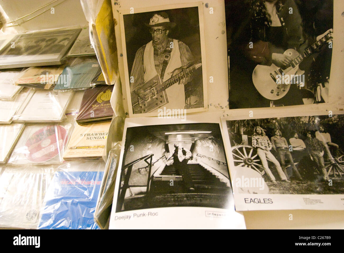 London on the beat record shop hi-res stock photography and images - Alamy