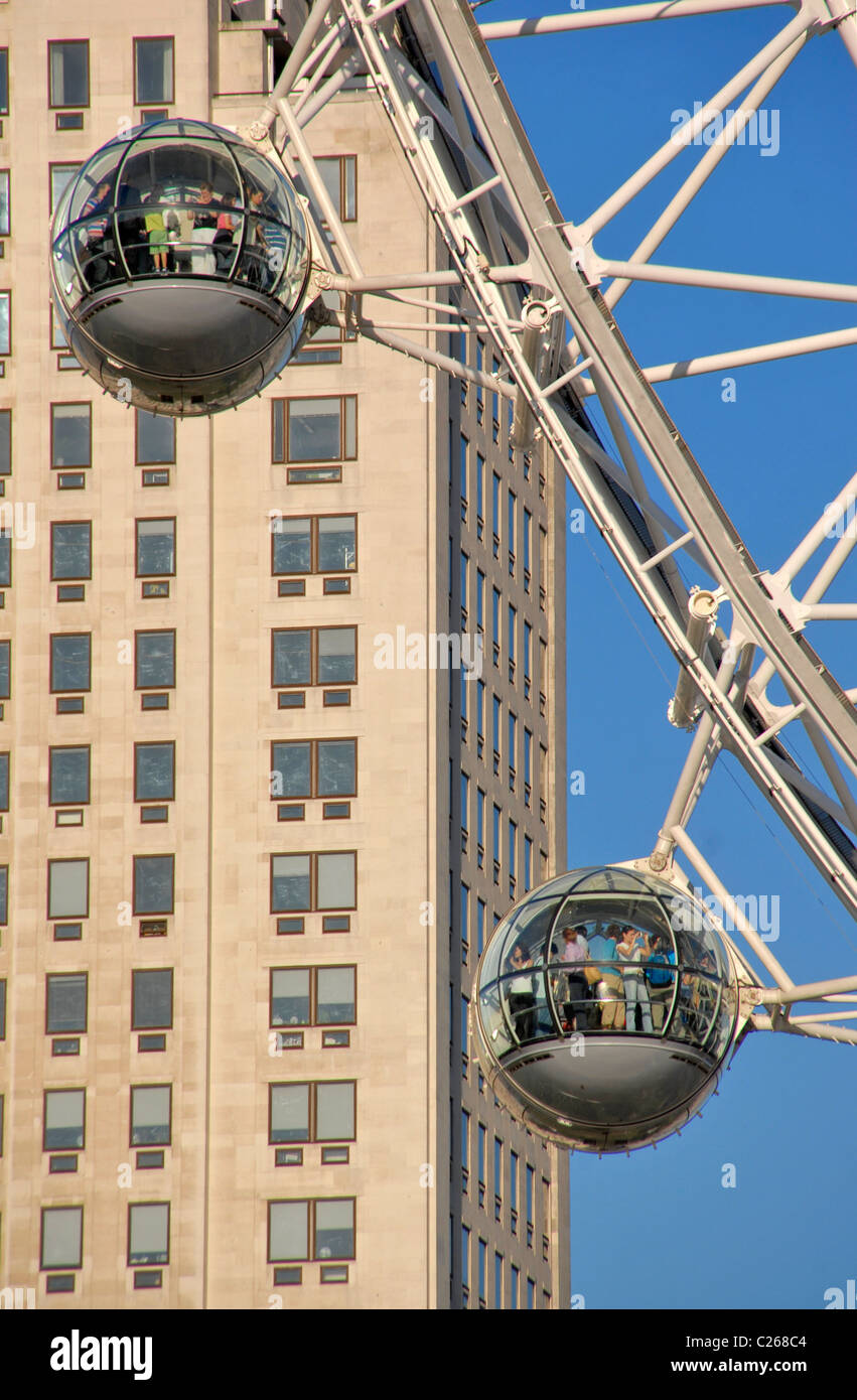 Pod on the london eye hi-res stock photography and images - Alamy