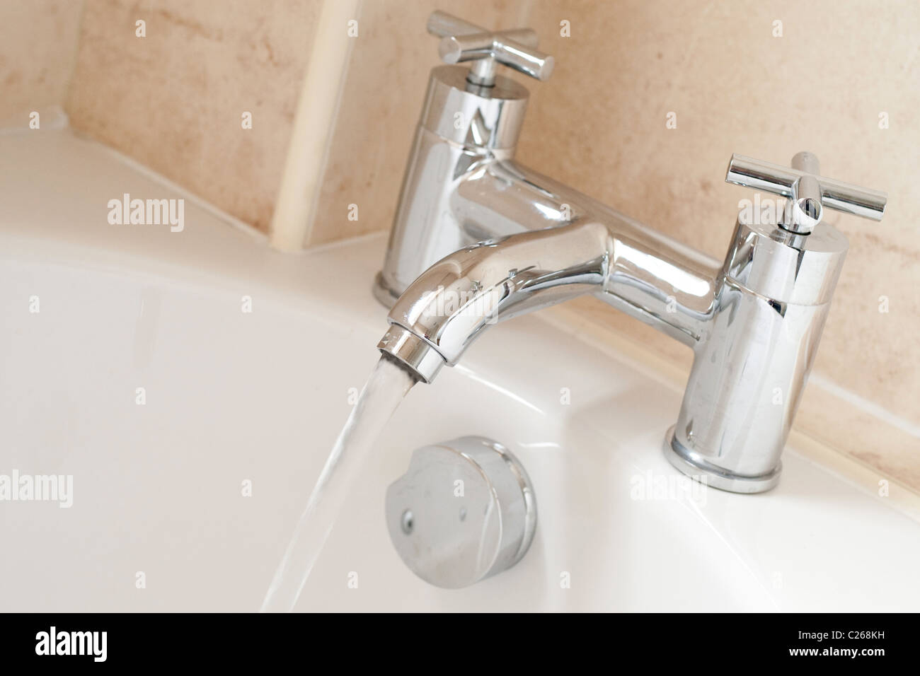 Bath taps hi-res stock photography and images - Alamy
