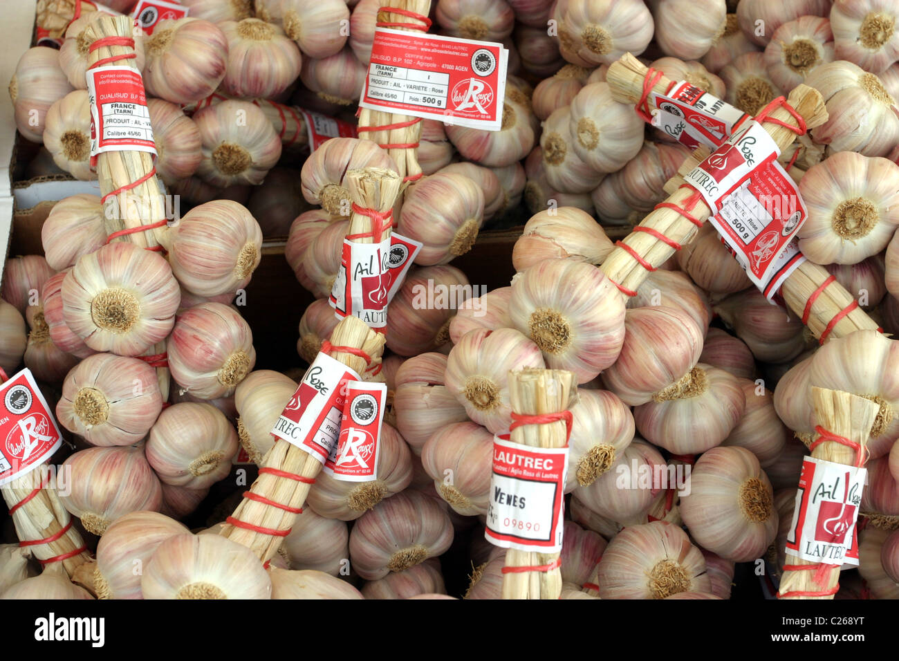 Garlic on a Market Stall Stock Photo - Alamy