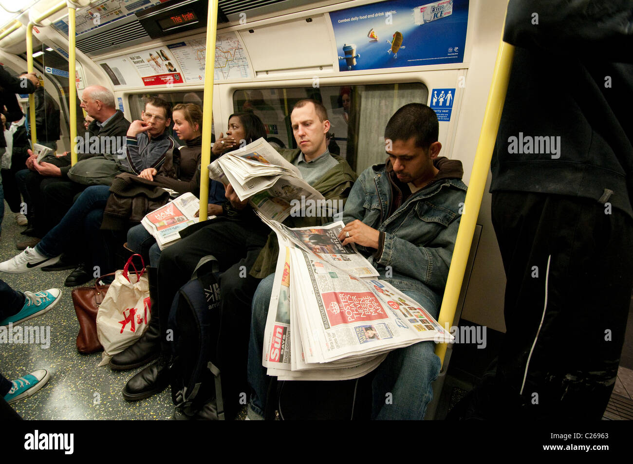 London underground tube hi-res stock photography and images - Alamy