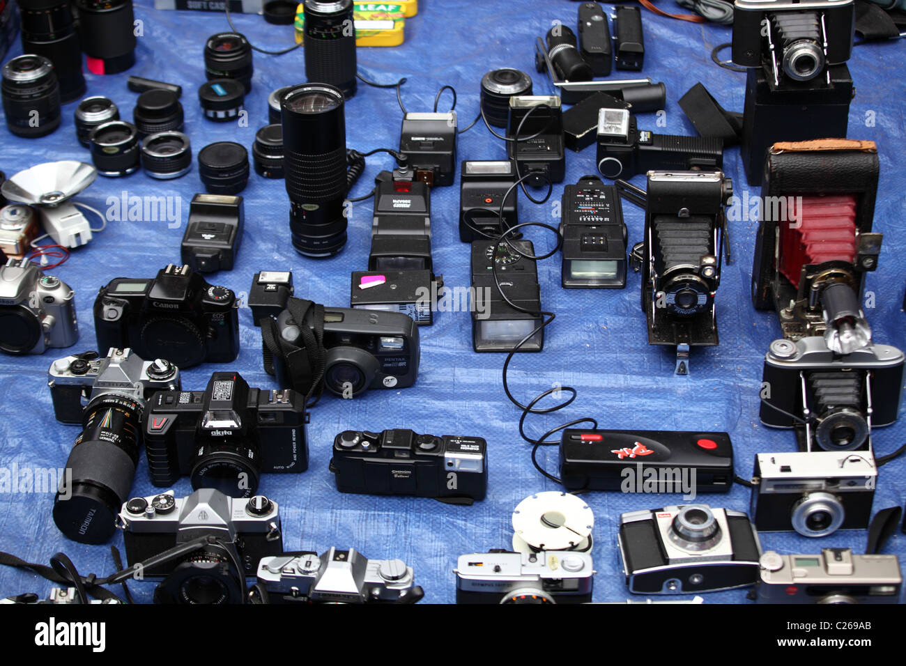 Vintage stall hi-res stock photography and images - Alamy