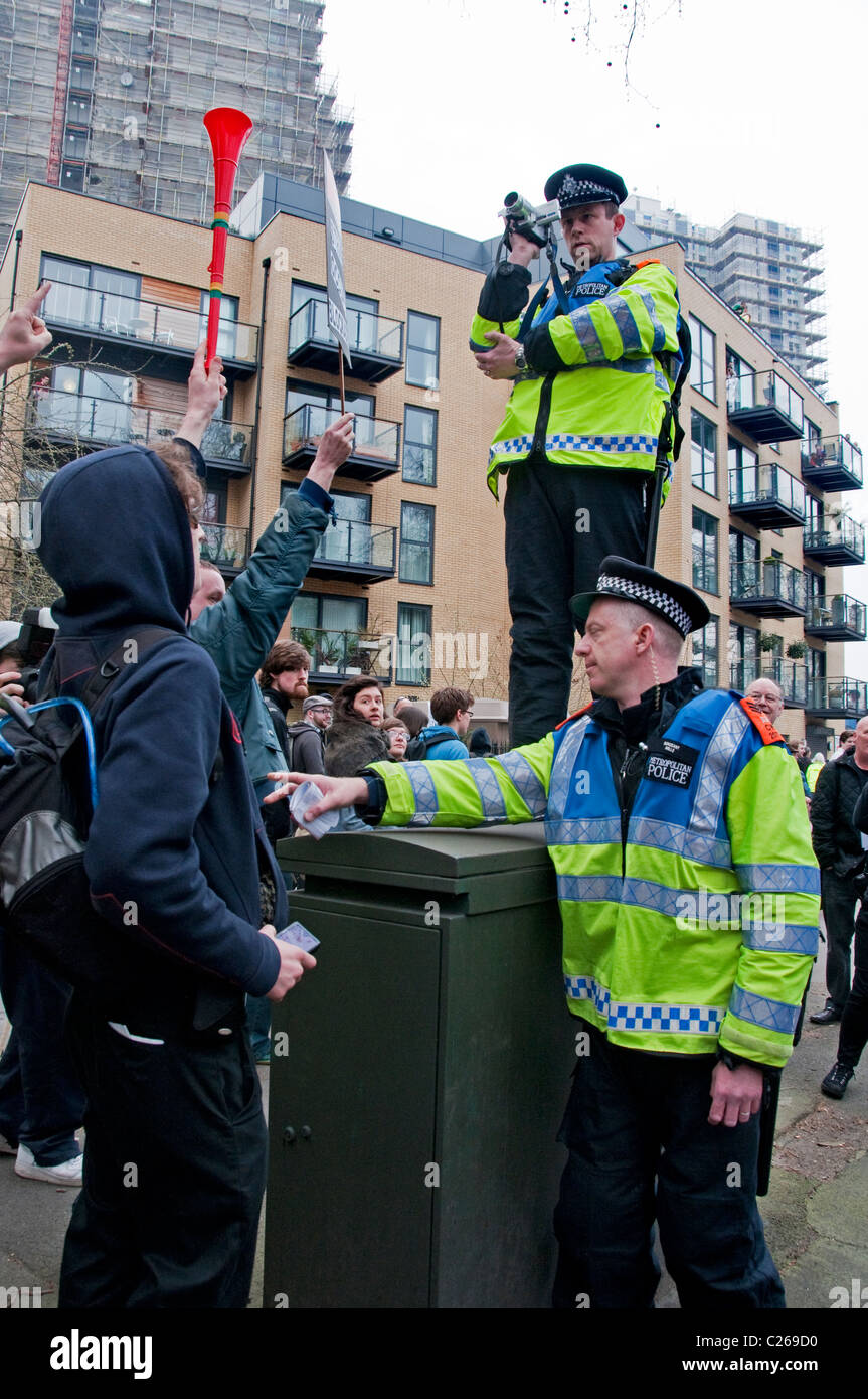 Police fit forward intelligence team hi-res stock photography and ...