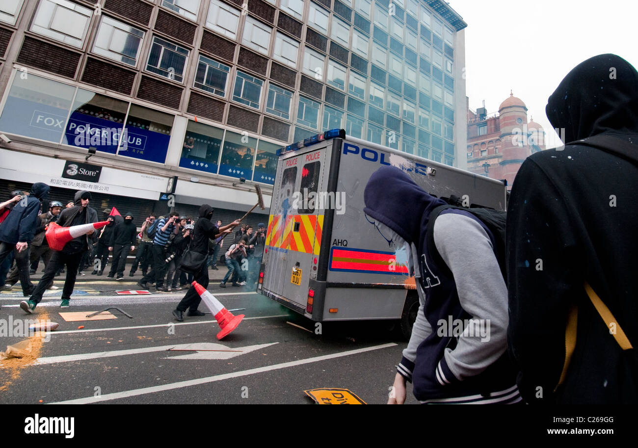 Conflict between police and rioters at 'March for the Alternative ...