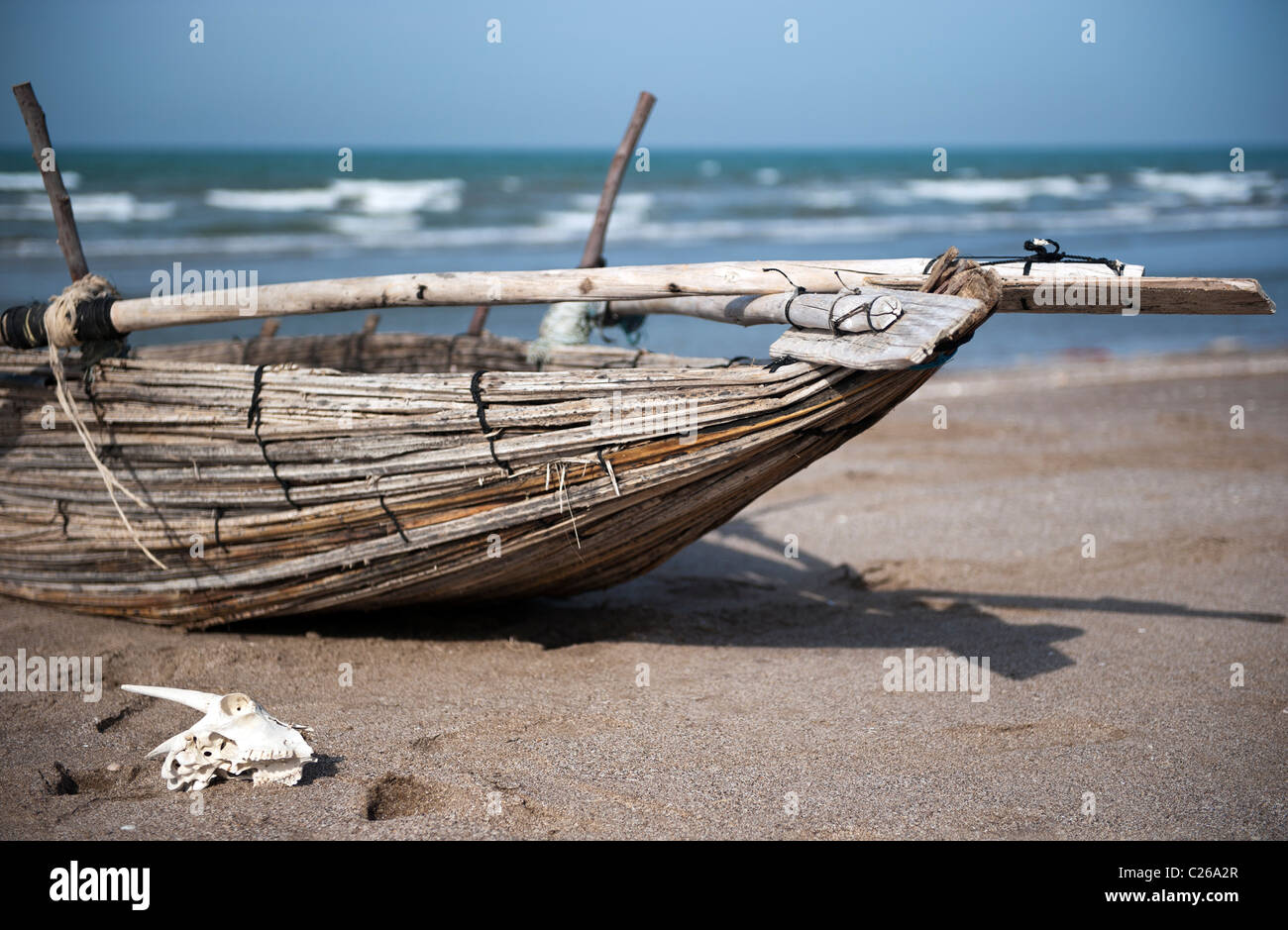 Traditional Omani fishing boat on the beach near Muscat Stock Photo - Alamy