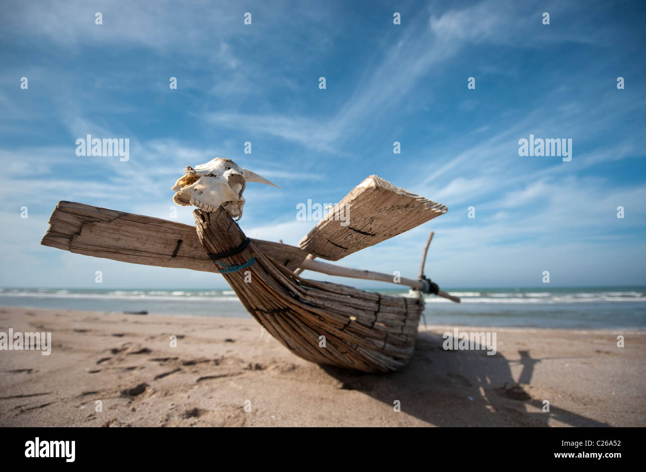 Traditional Omani fishing boat on the beach near Muscat Stock Photo - Alamy
