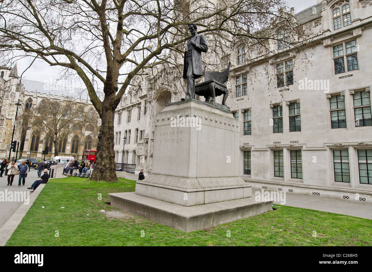 Abraham Lincoln statue parliament square London Stock Photo - Alamy