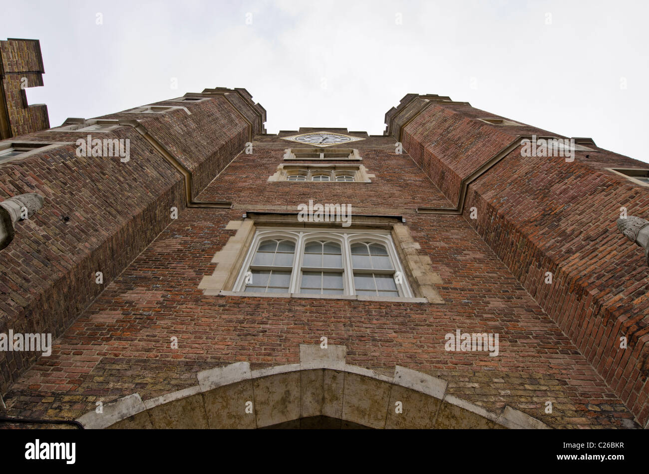 Entrance gate st jamess palace hi-res stock photography and images - Alamy