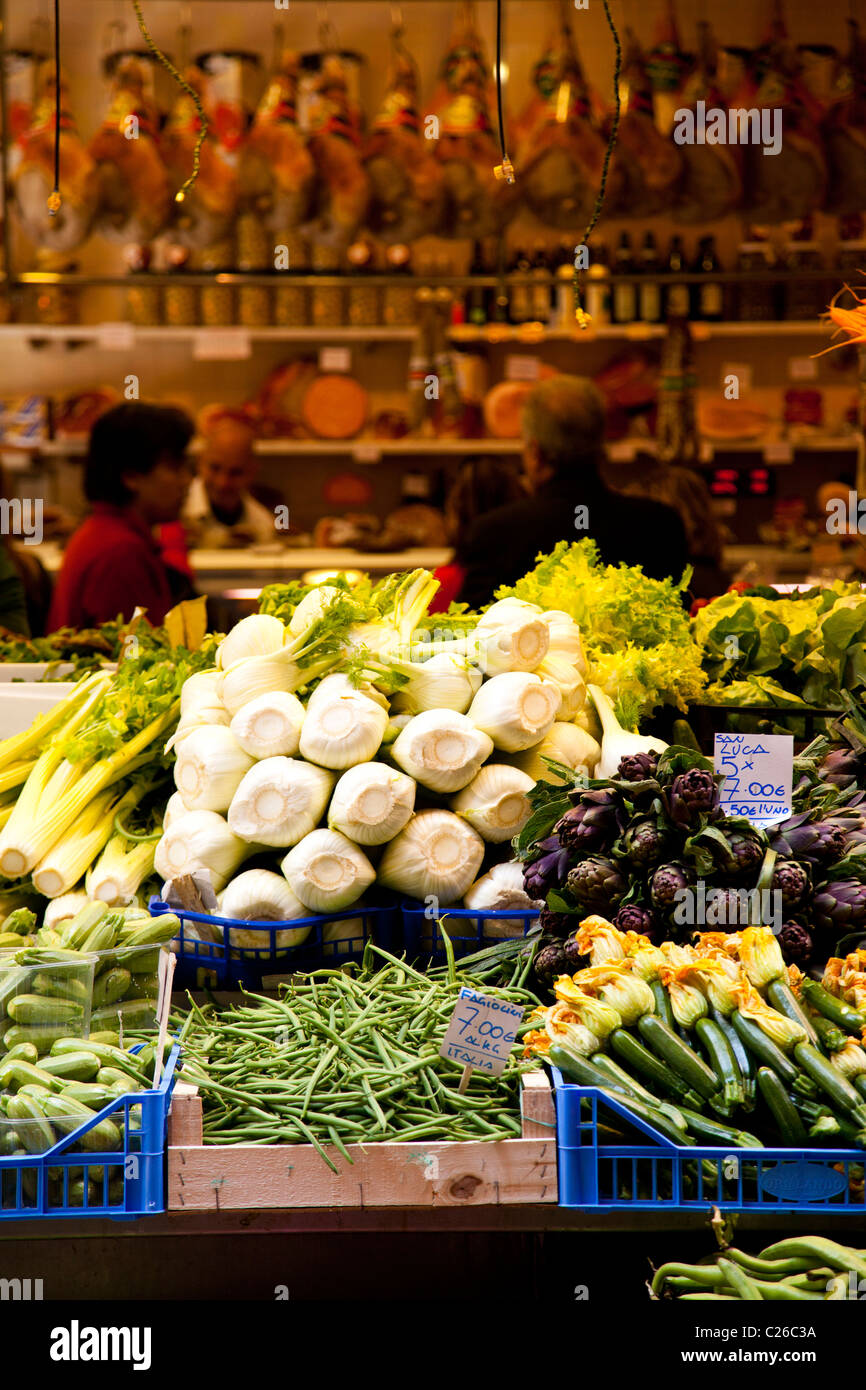 Bologna quadrilatero market hi-res stock photography and images - Alamy