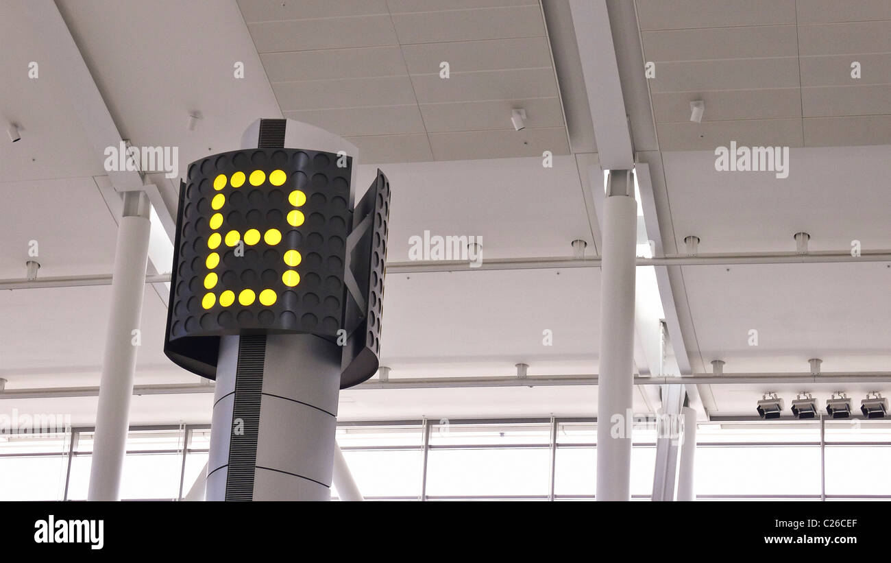 Letter signage hi-res stock photography and images - Alamy