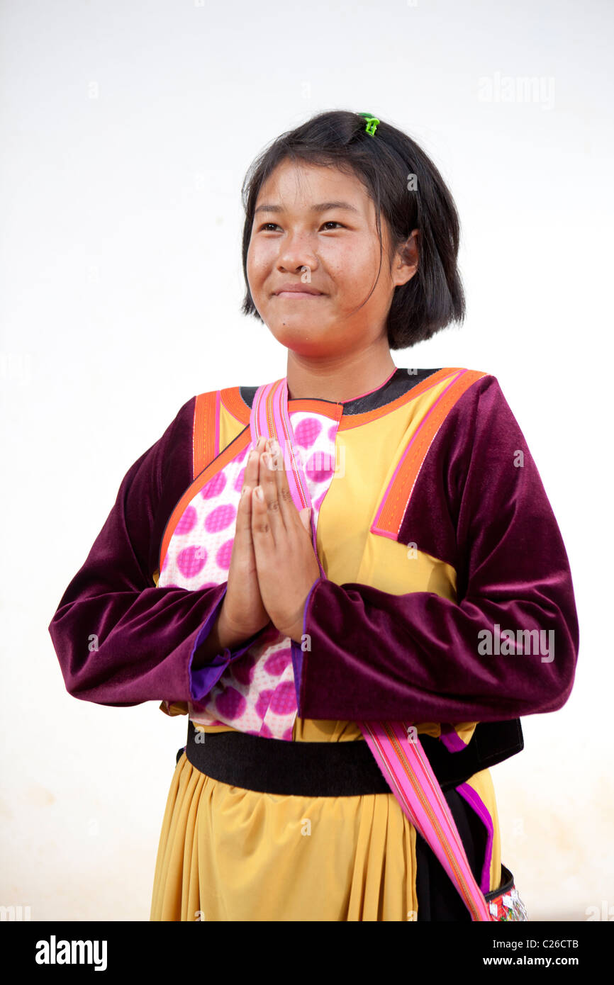Liu hill tribes girl Say hello Thai style Wai, Ban Hay Ko, Mae Salong ...