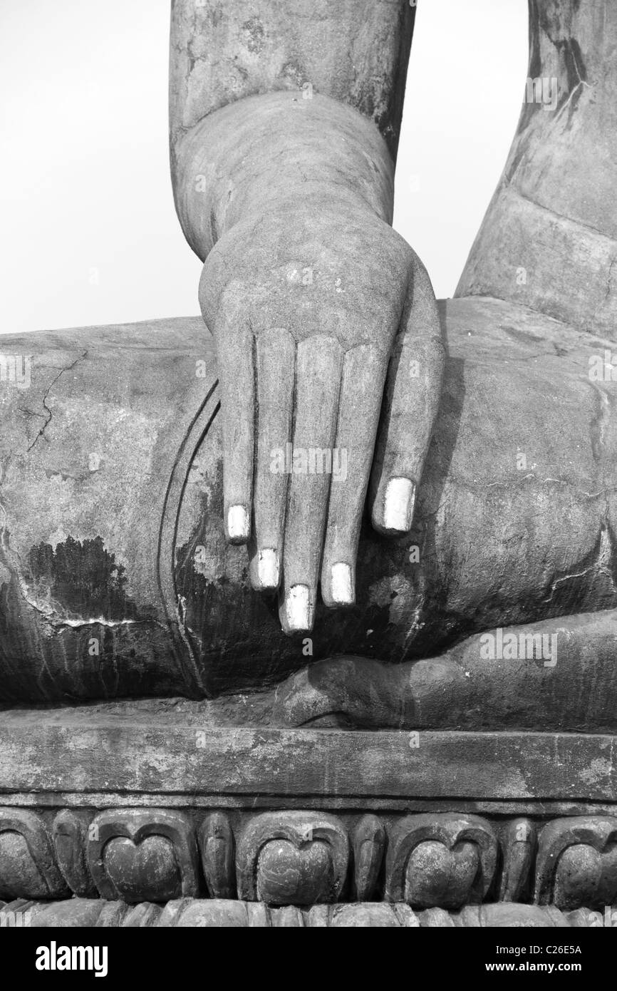 Hand statue hi-res stock photography and images - Alamy