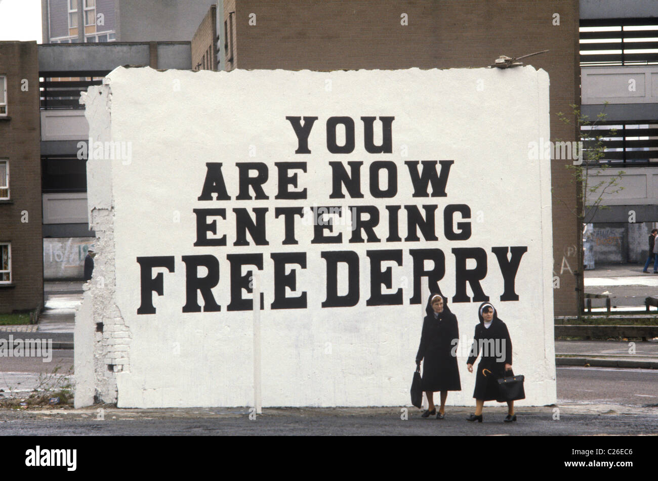Troubles derry northern ireland 1980 hi-res stock photography and ...
