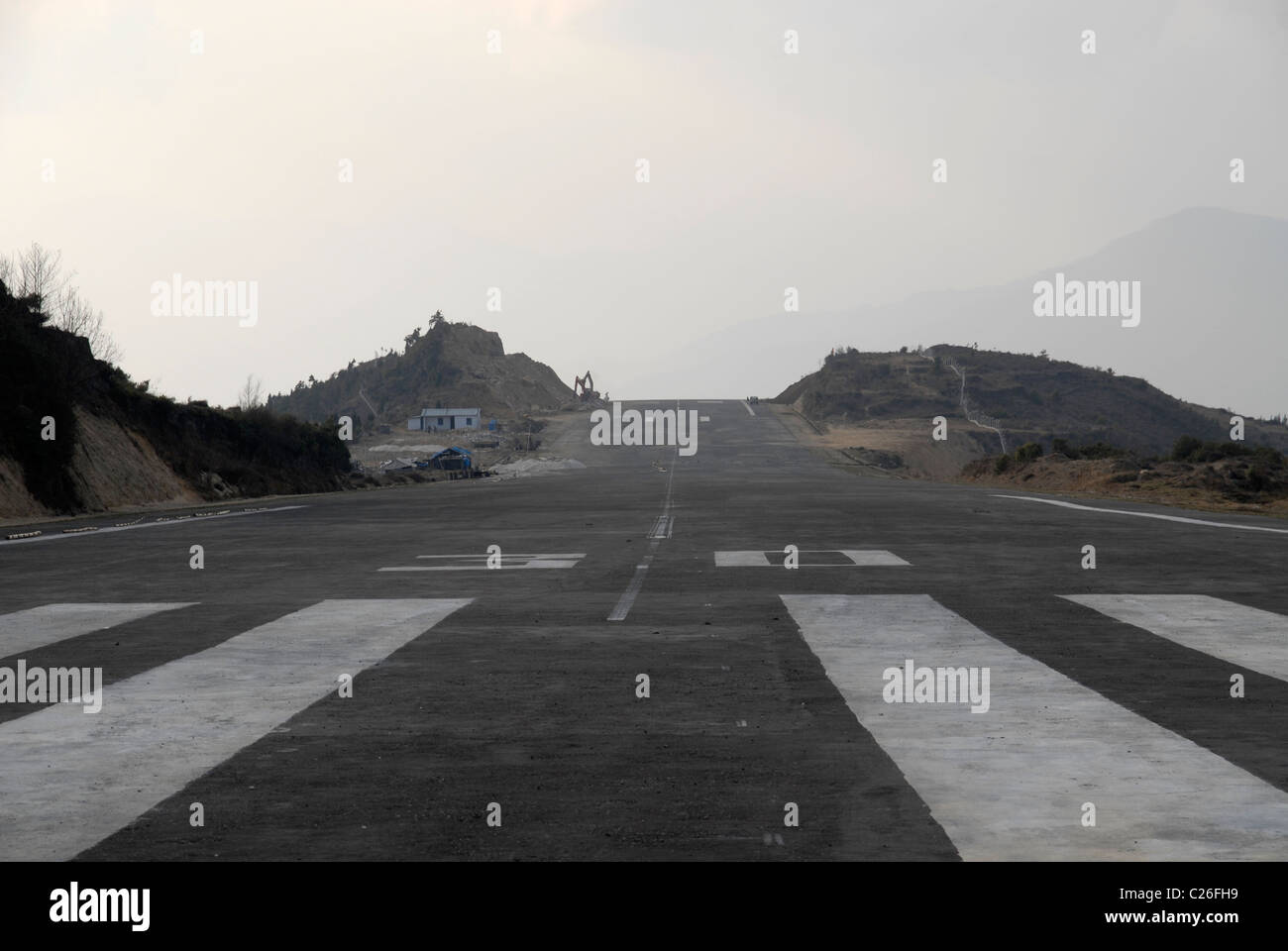 Airport runway construction hi-res stock photography and images - Alamy