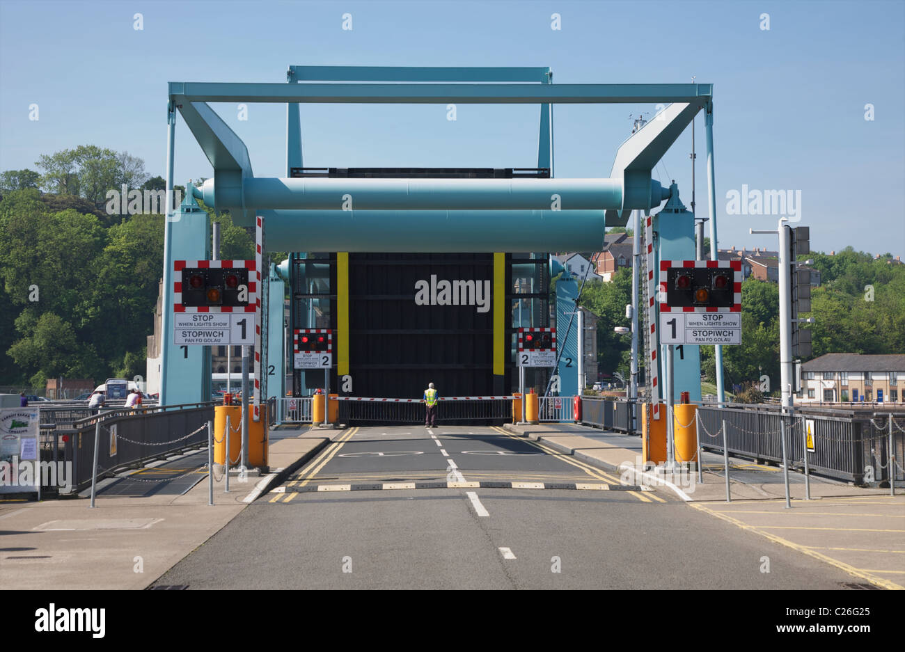 Cantilever bridge hi-res stock photography and images - Alamy