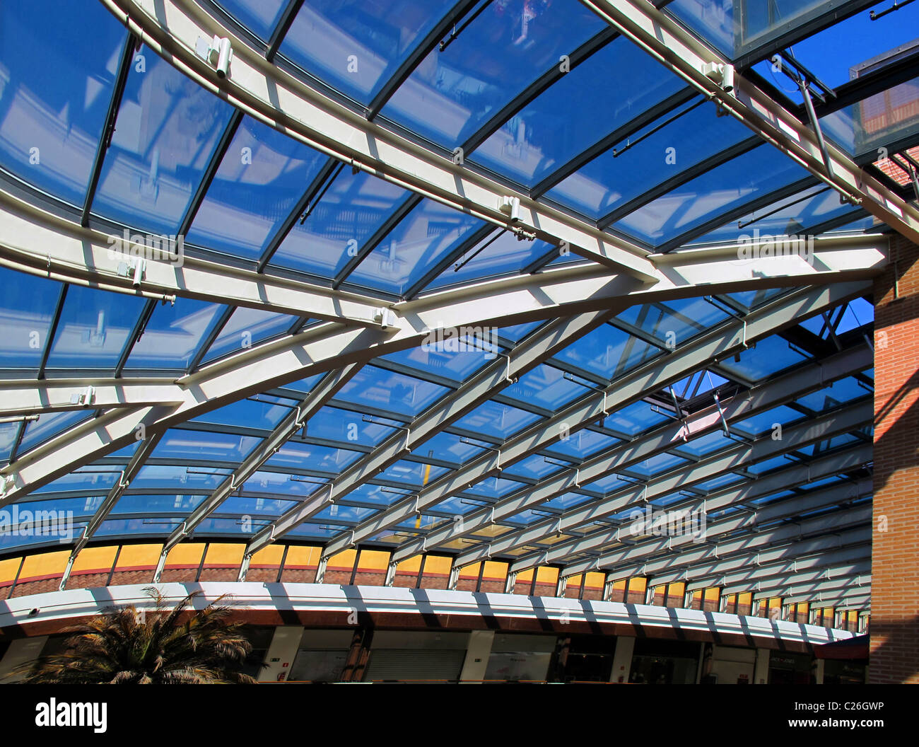 Commercial building glazed hi-res stock photography and images - Alamy