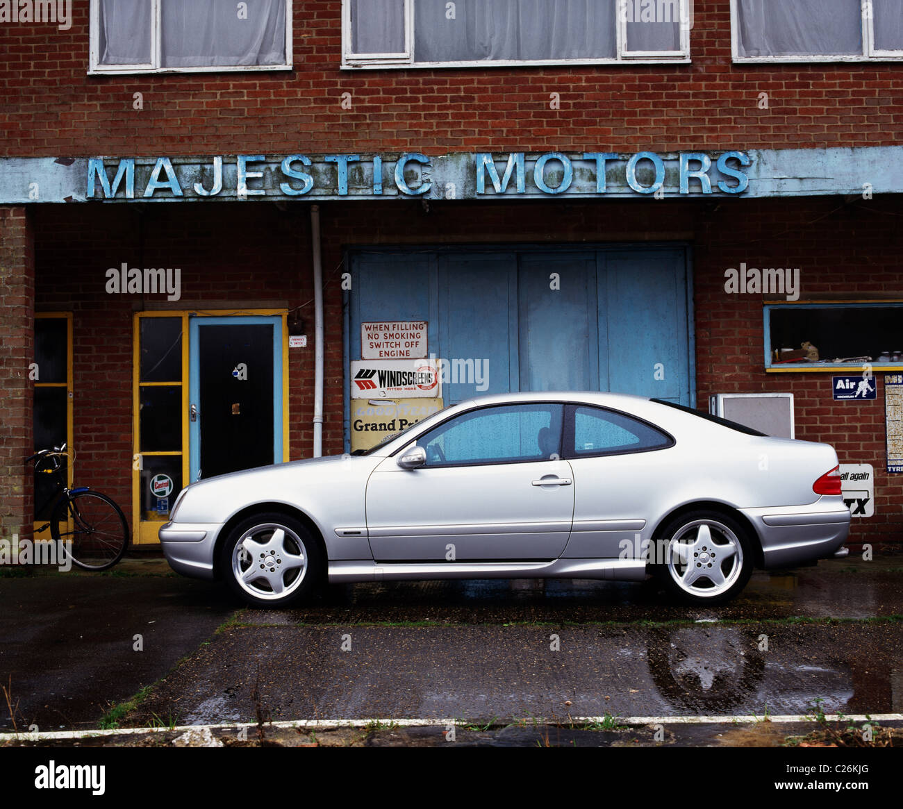 1960s garage hi-res stock photography and images - Alamy