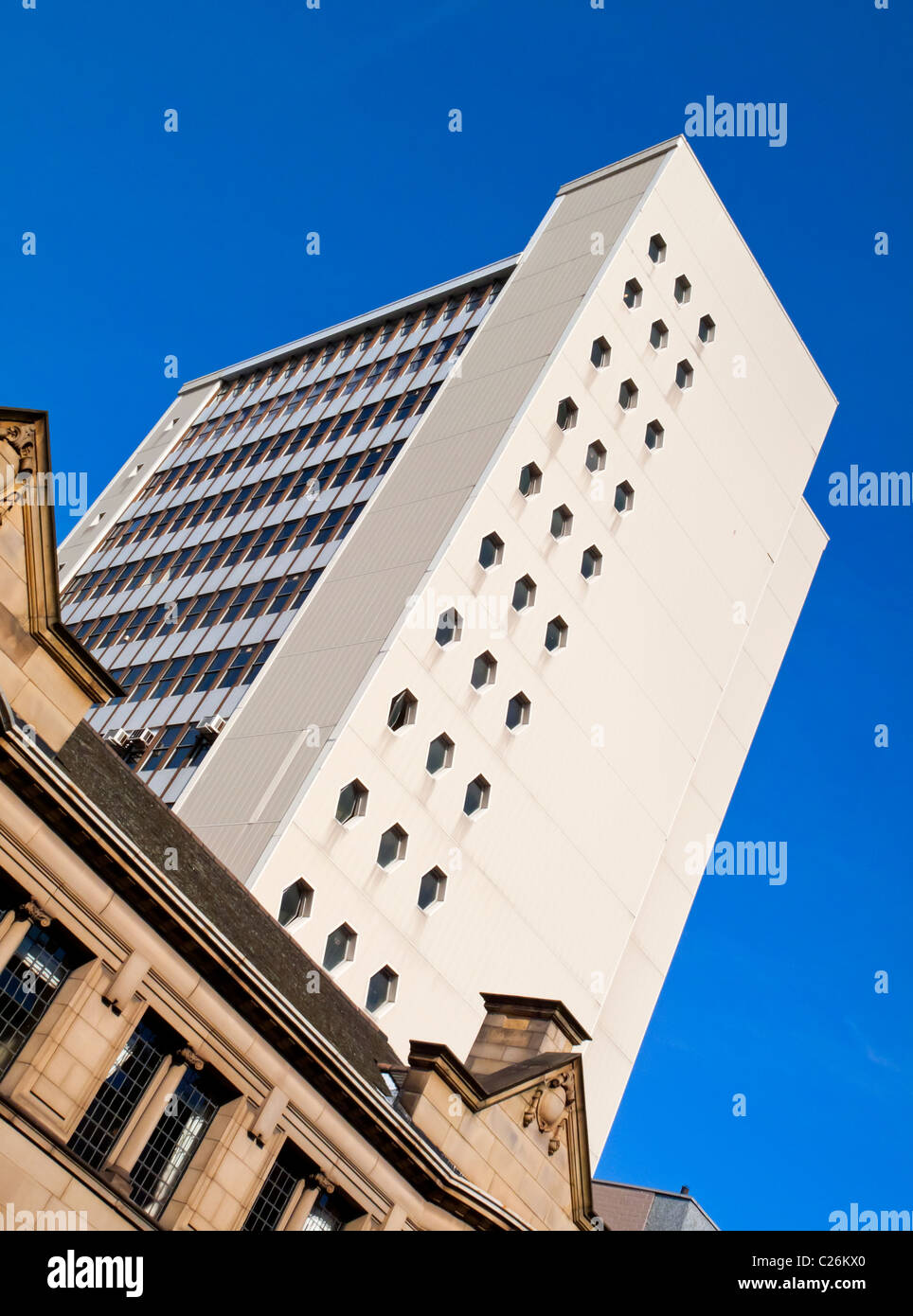 Modern uk building hi-res stock photography and images - Alamy