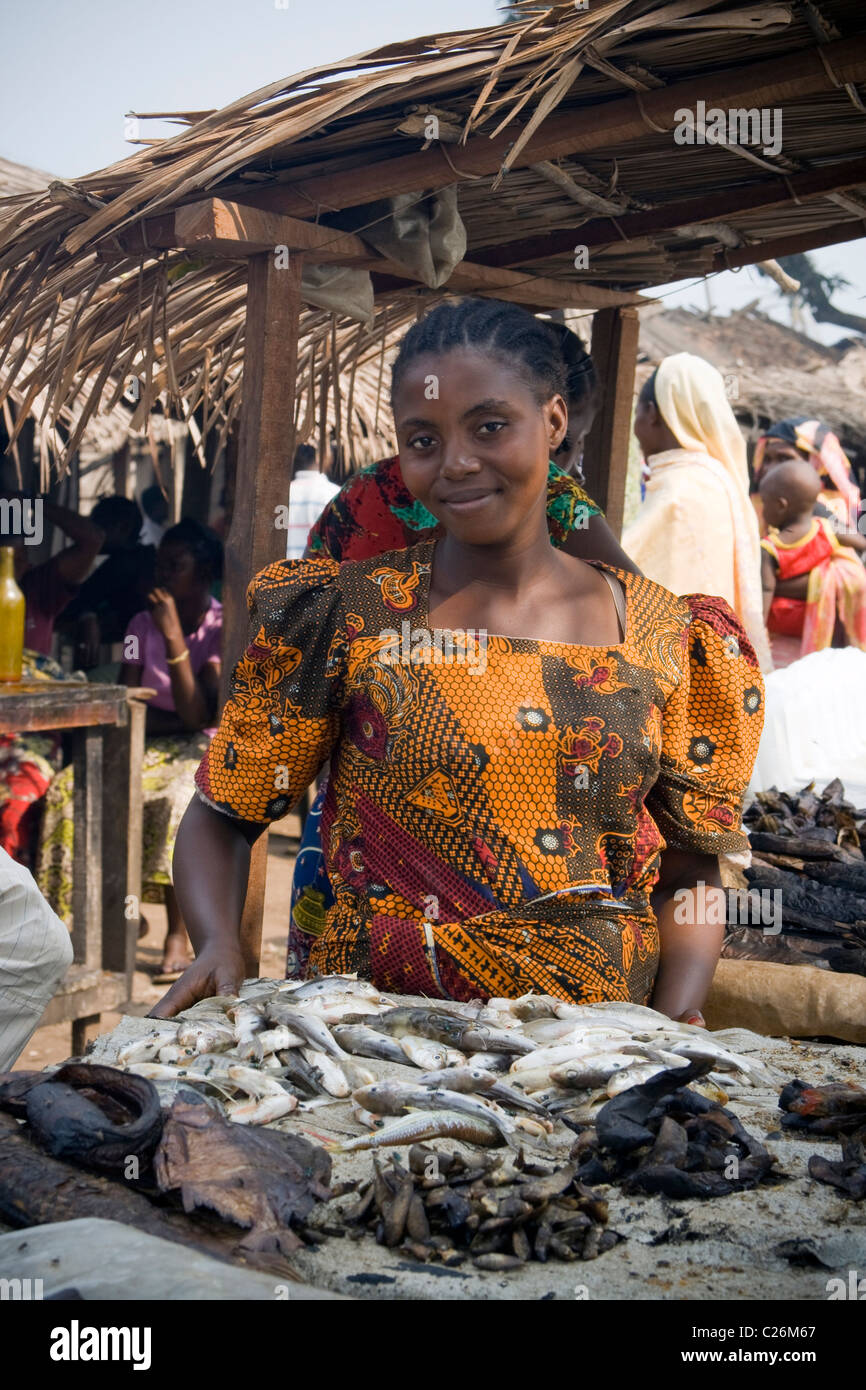 Republic of the congo market hi-res stock photography and images - Alamy