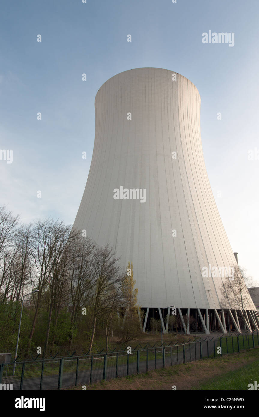 Concave tower hi-res stock photography and images - Alamy