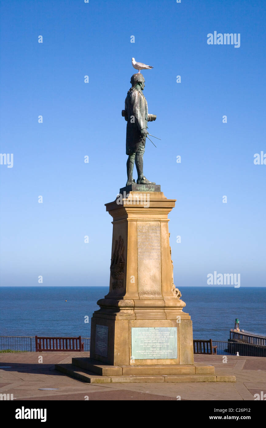 captain james cook statue in whitby on the yorkshire coast Stock Photo ...
