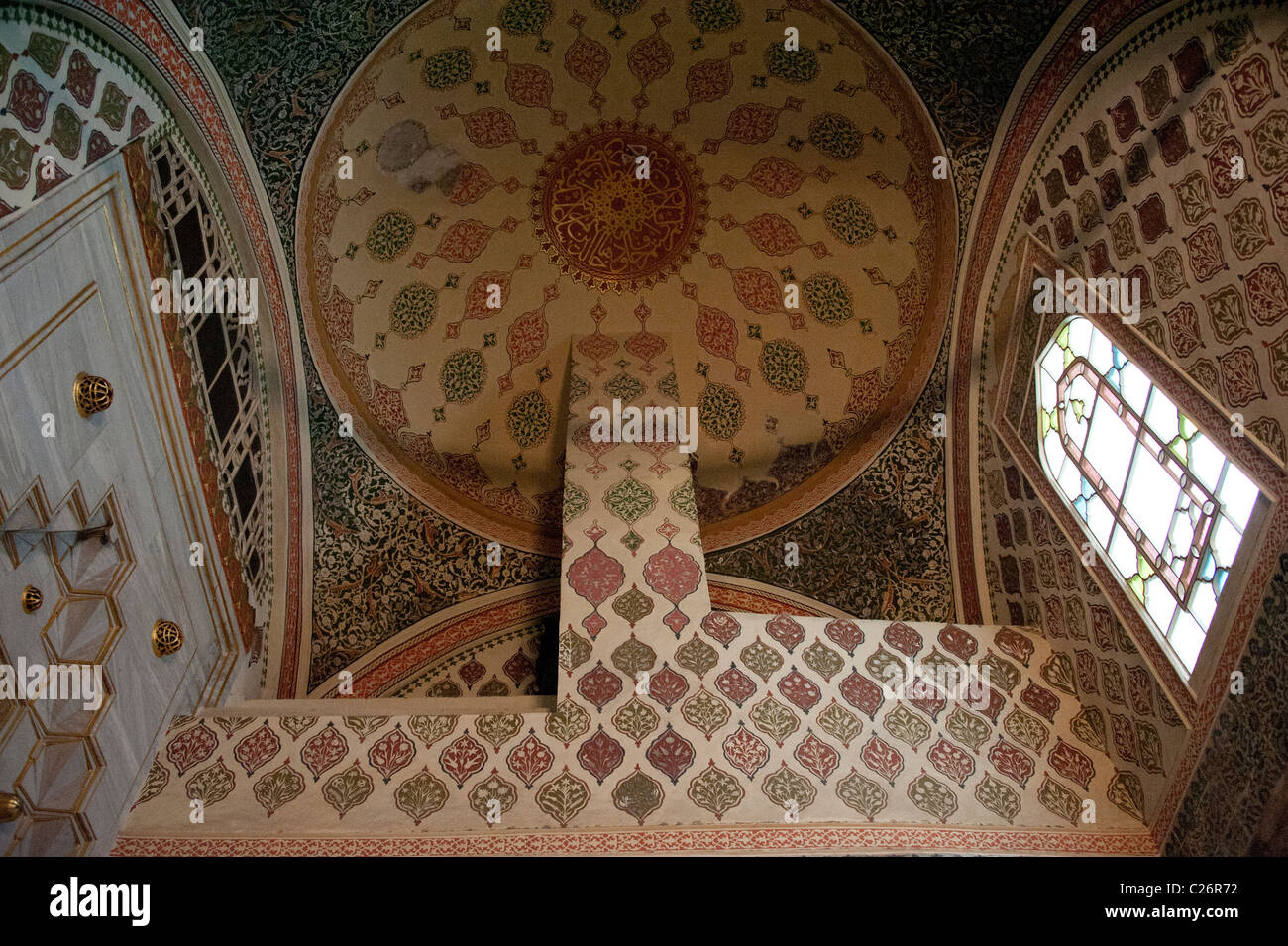 Decorated ceiling in Topkapi Palace. Istanbul, Turkey Stock Photo - Alamy