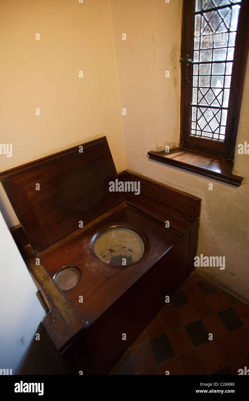 Medieval toilet hi-res stock photography and images - Alamy