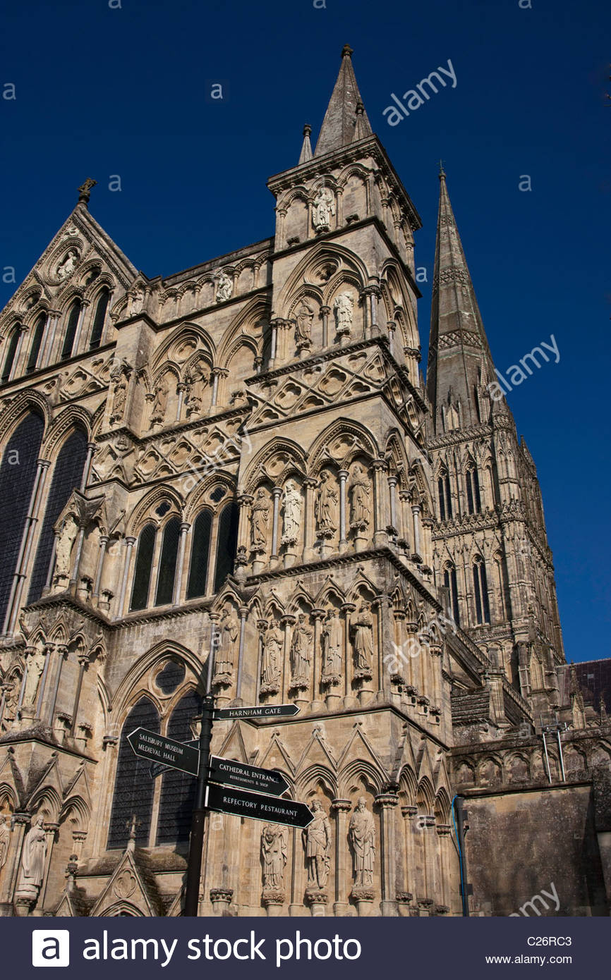 Salisbury Cathedral And Statue High Resolution Stock Photography and ...