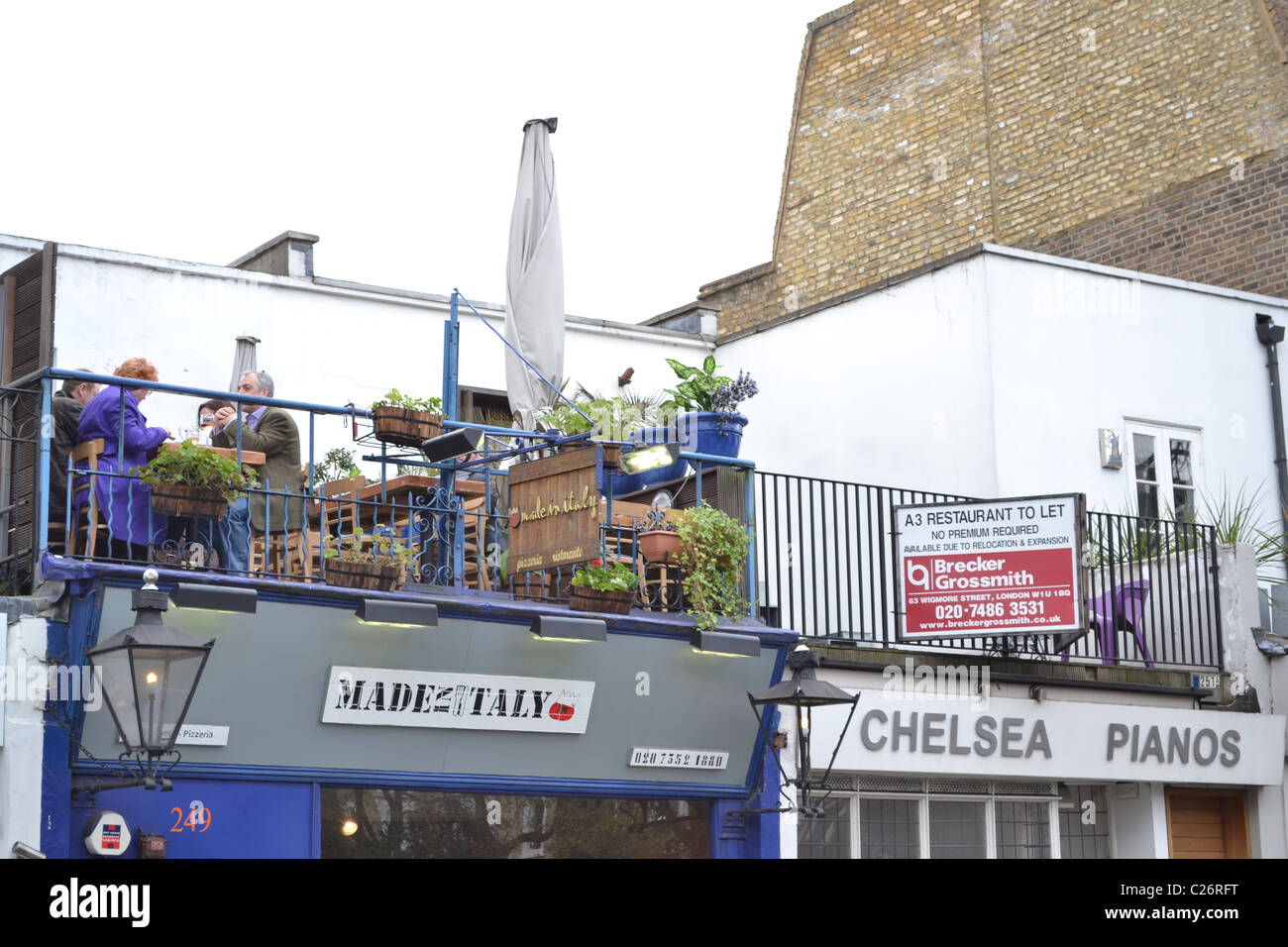 Al fresco dining on the roof of "Made in Italy", King's Road, Chelsea ...