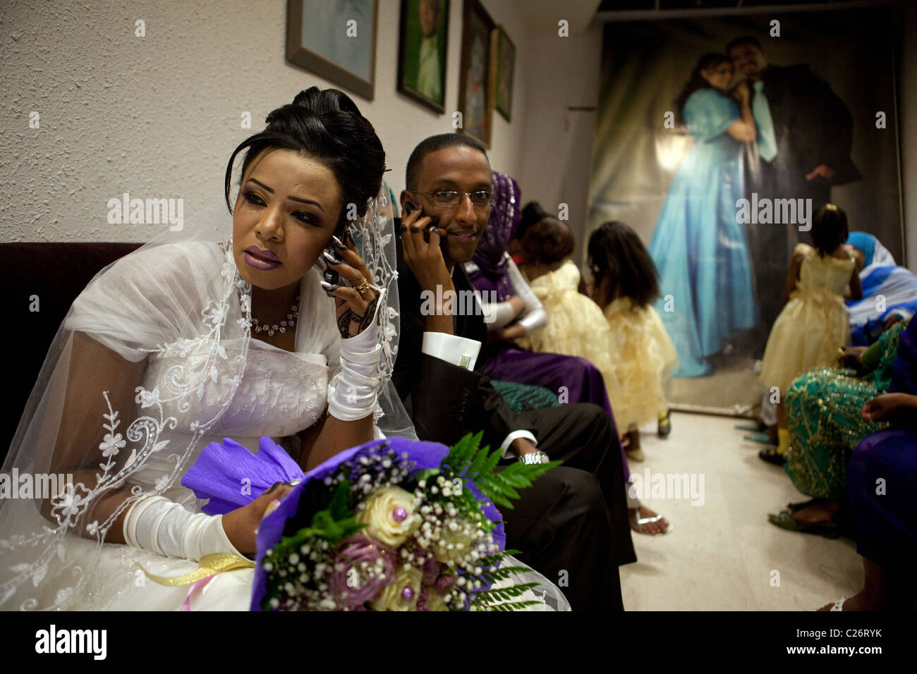 Modern muslim wedding hi-res stock photography and images - Alamy